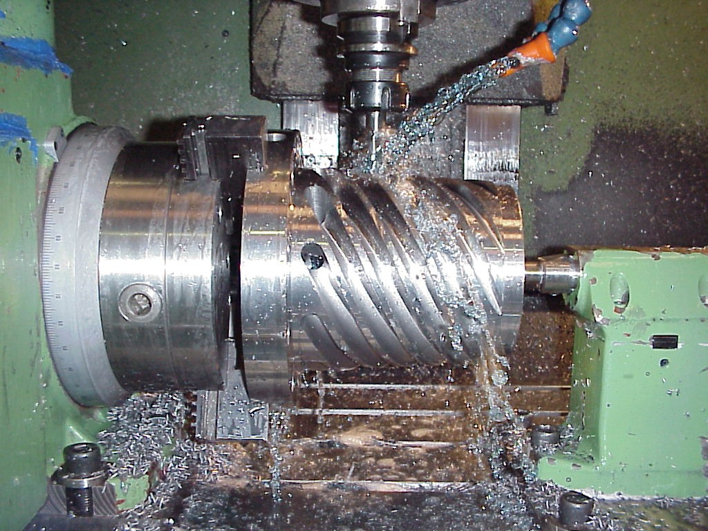 Extrusion screws - 4 Continues axis milling