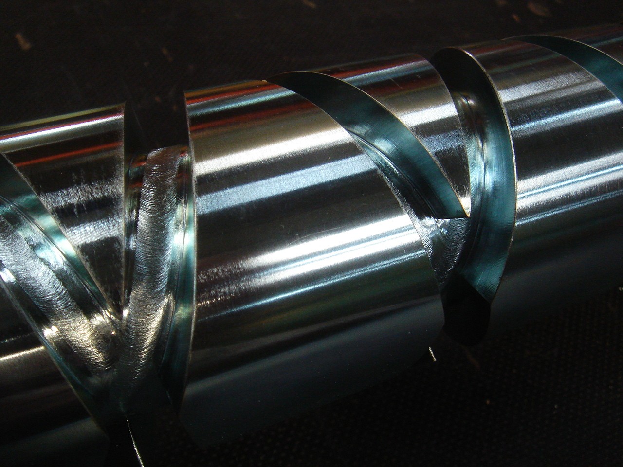 Extrusion screws - Cross winding