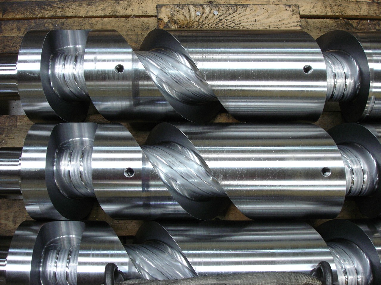 Extrusion screws - Cross winding